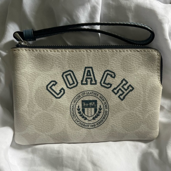 Coach | Bags | Coach Varsity Corner Zip Wrislet Wallet In Signature ...